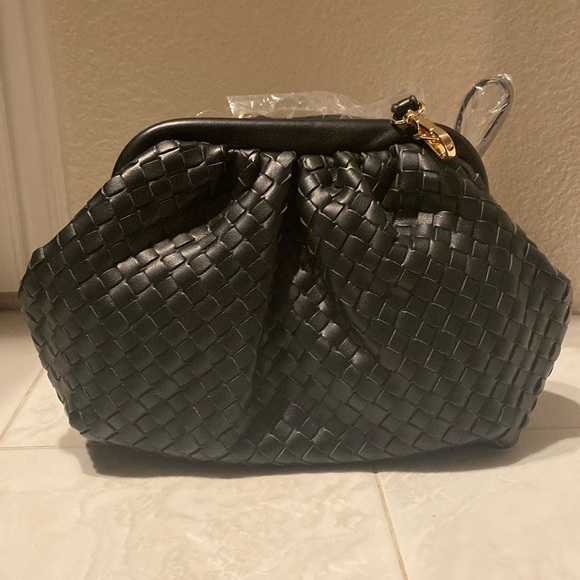 Kelly & Katie | Bags | Kelly And Katie Black Weave Crossbody Purse ...